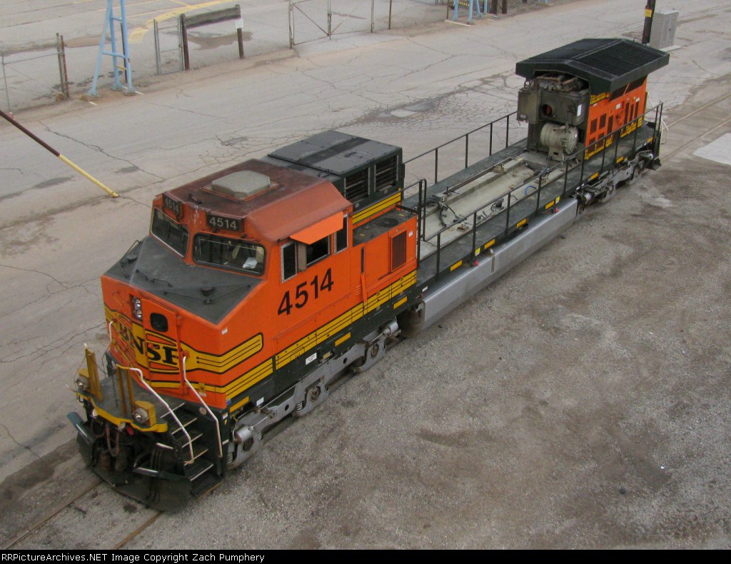 BNSF 4514 C44-9W - Missing Parts